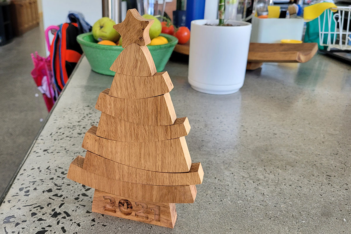 Curve Desktop Christmas Tree Puzzle - carvo